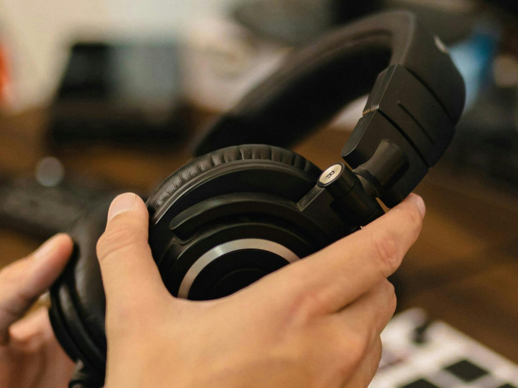 Can sound calibration software enhance headphones? - Sonarworks Blog