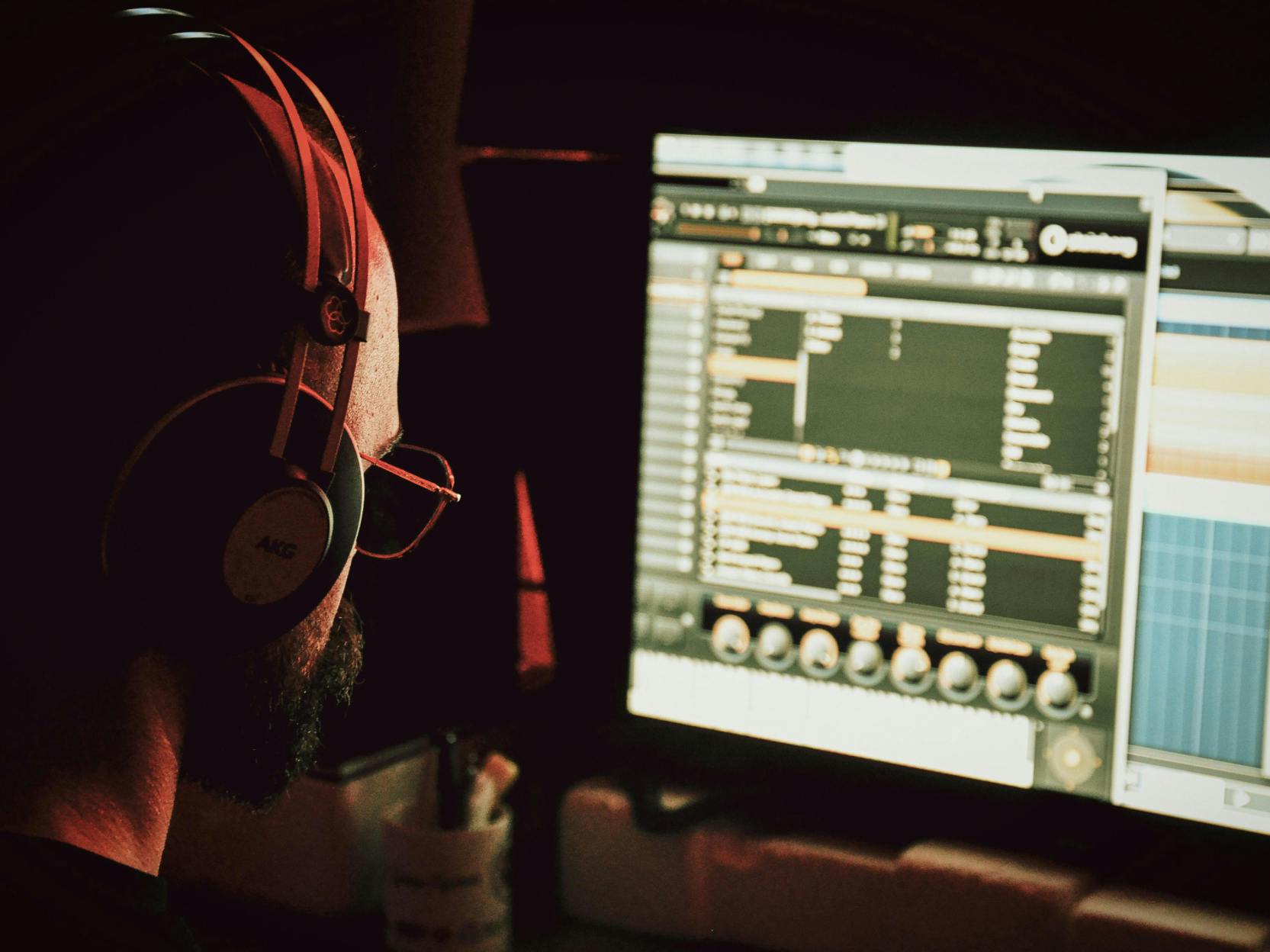 What are the best plugins for vocal editing in a DAW? - Sonarworks Blog